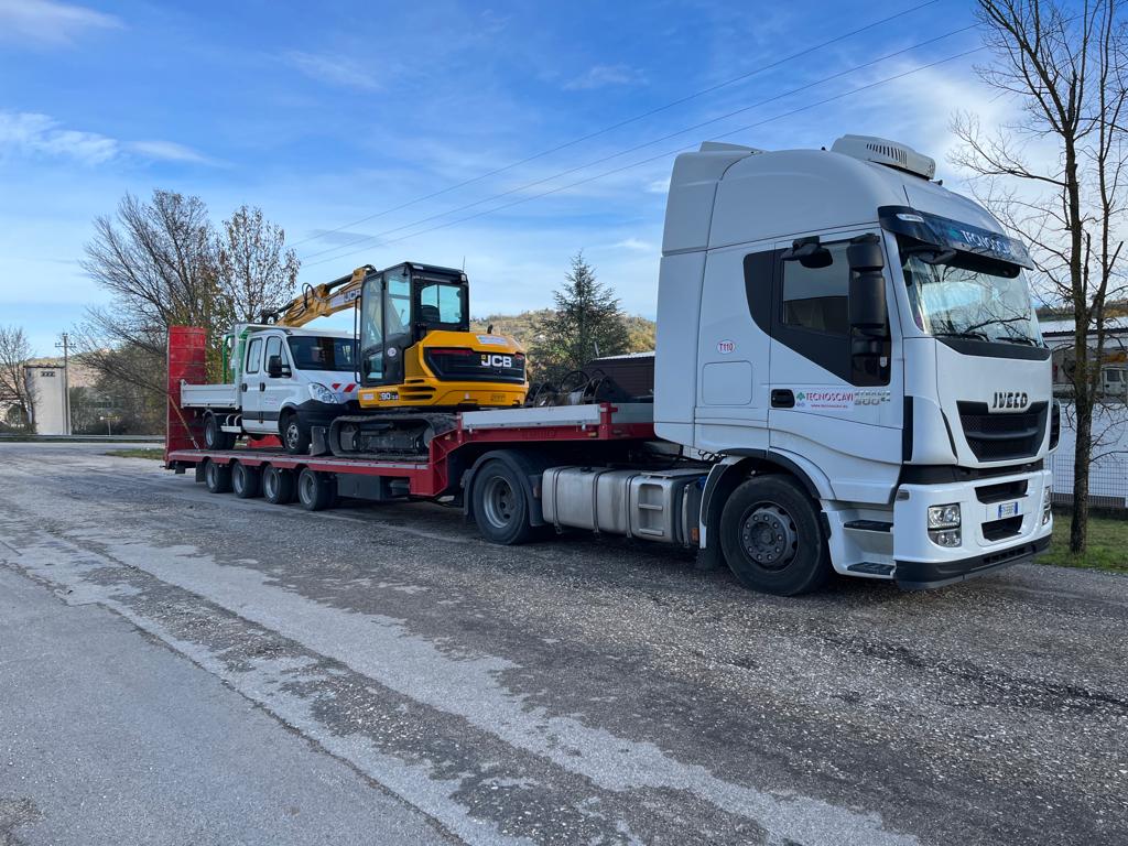 TecnoScavi s.r.l. - Macchine per movimento terra